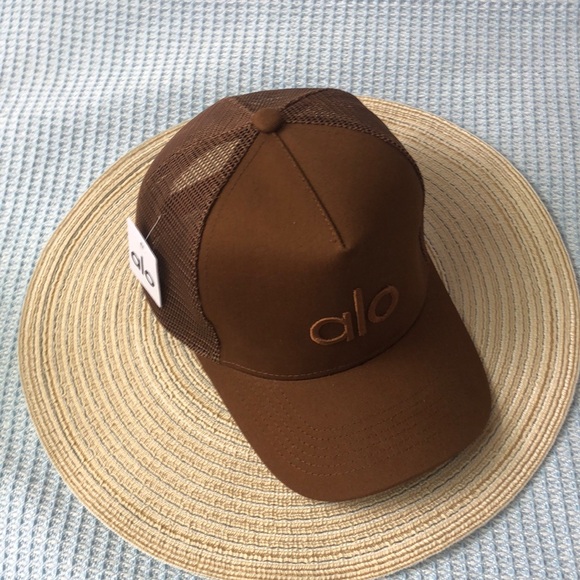 ALO Yoga | Accessories | Alo Yoga District Trucker Hat | Poshmark